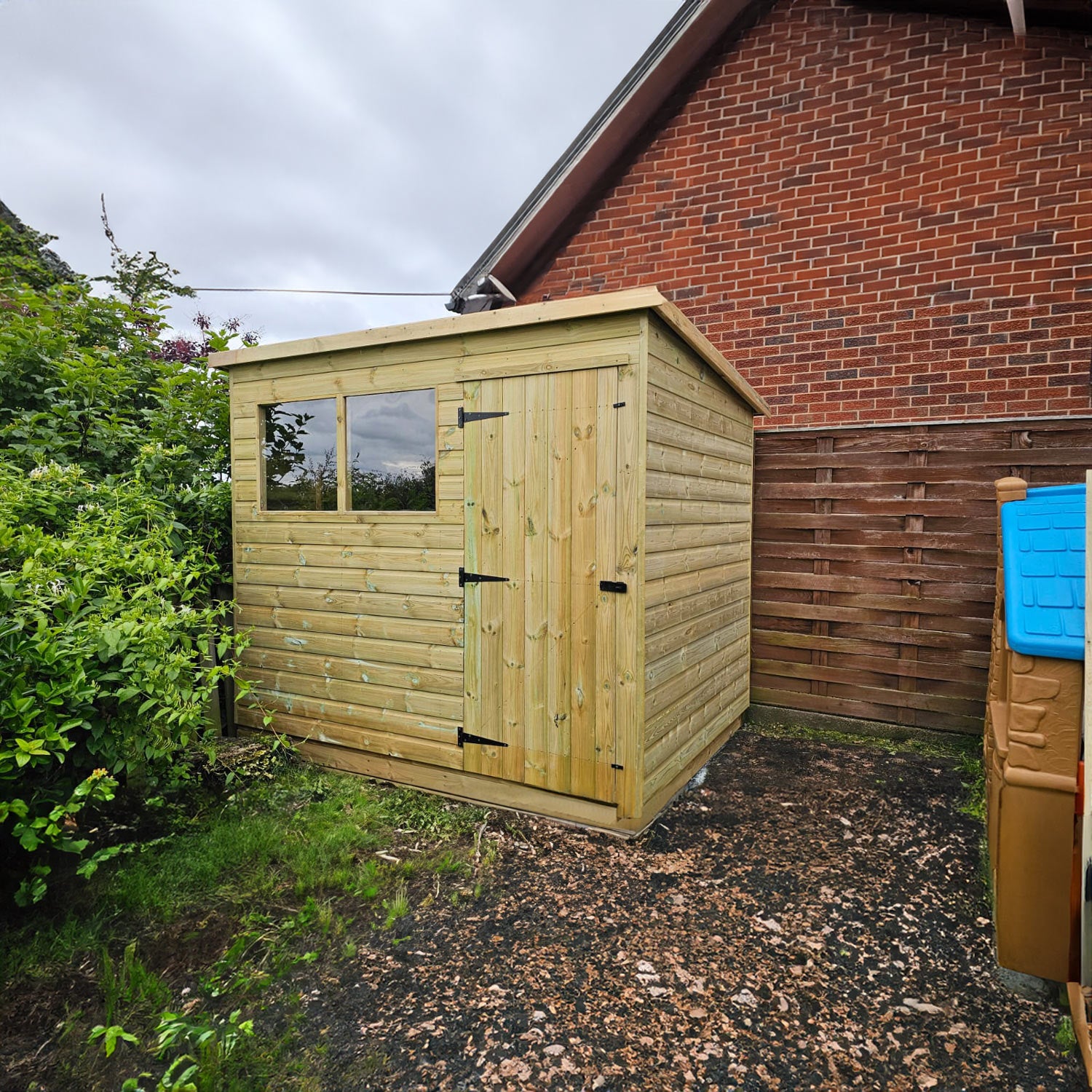 Sheds with windows – UK Shed It